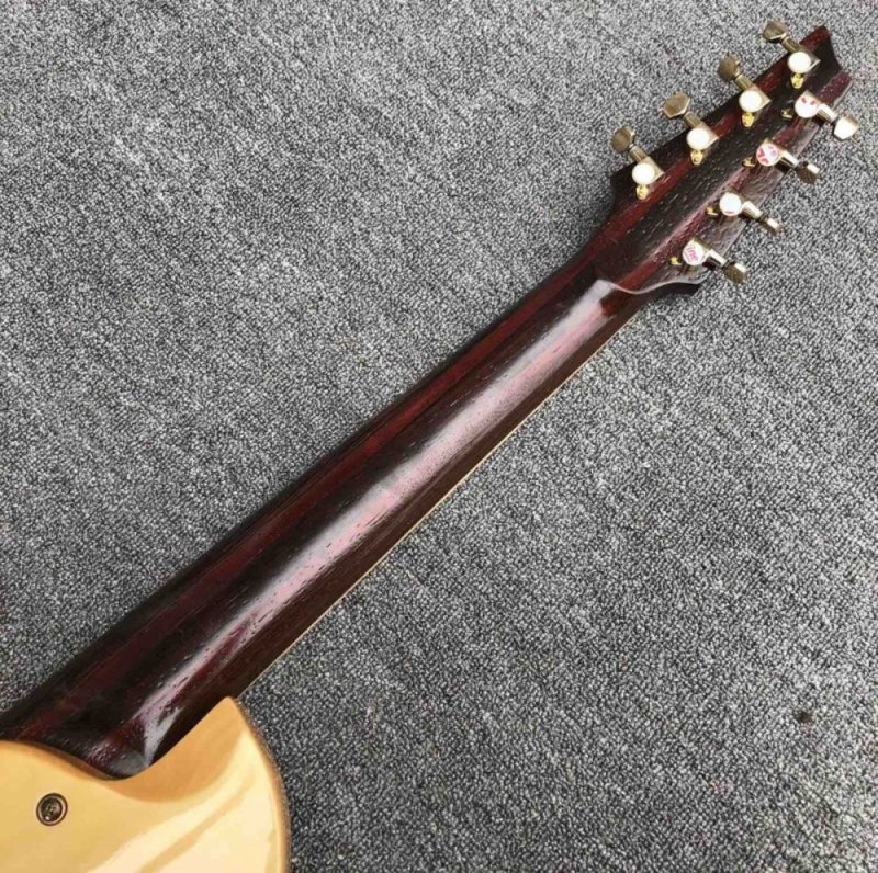 Custom 8 Strings Electric Guitar with Maple Fingerboard Gold Hardware