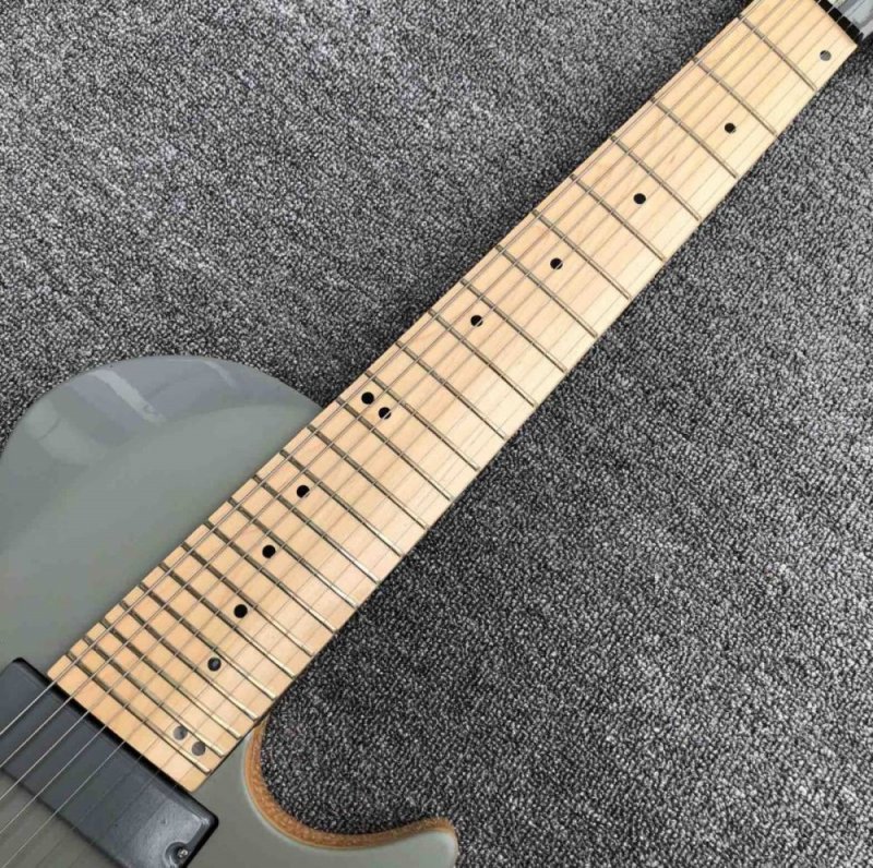 Custom 8 Strings Electric Guitar with Maple Fingerboard Gold Hardware