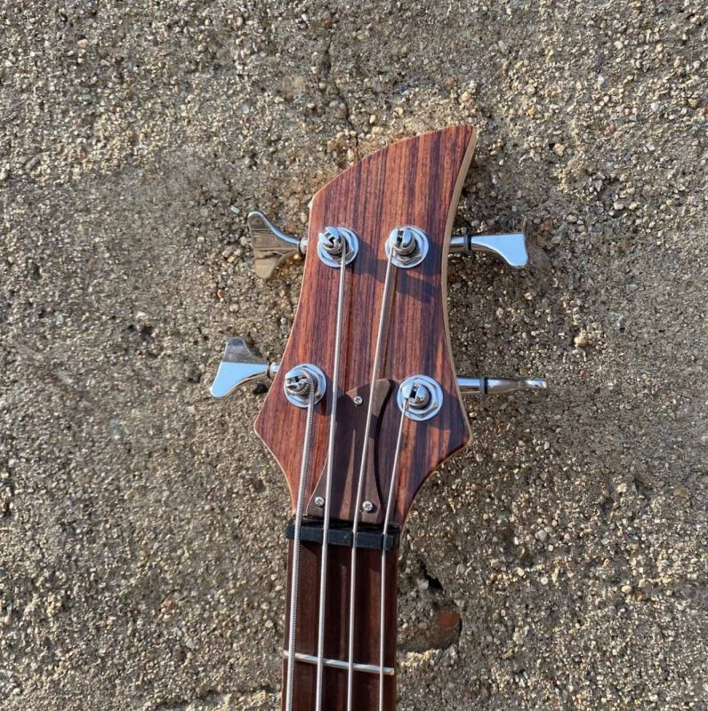 Custom OEM 4 Strings Crystal Electric Guitar Bass