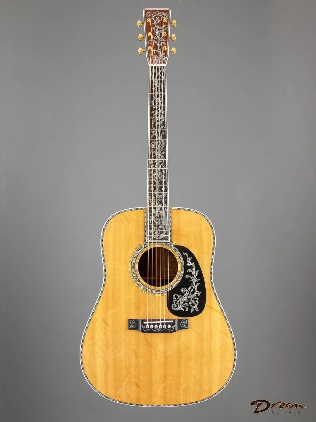 Custom D-50 Limited-Edition Dreadnought Acoustic Guitar Natural