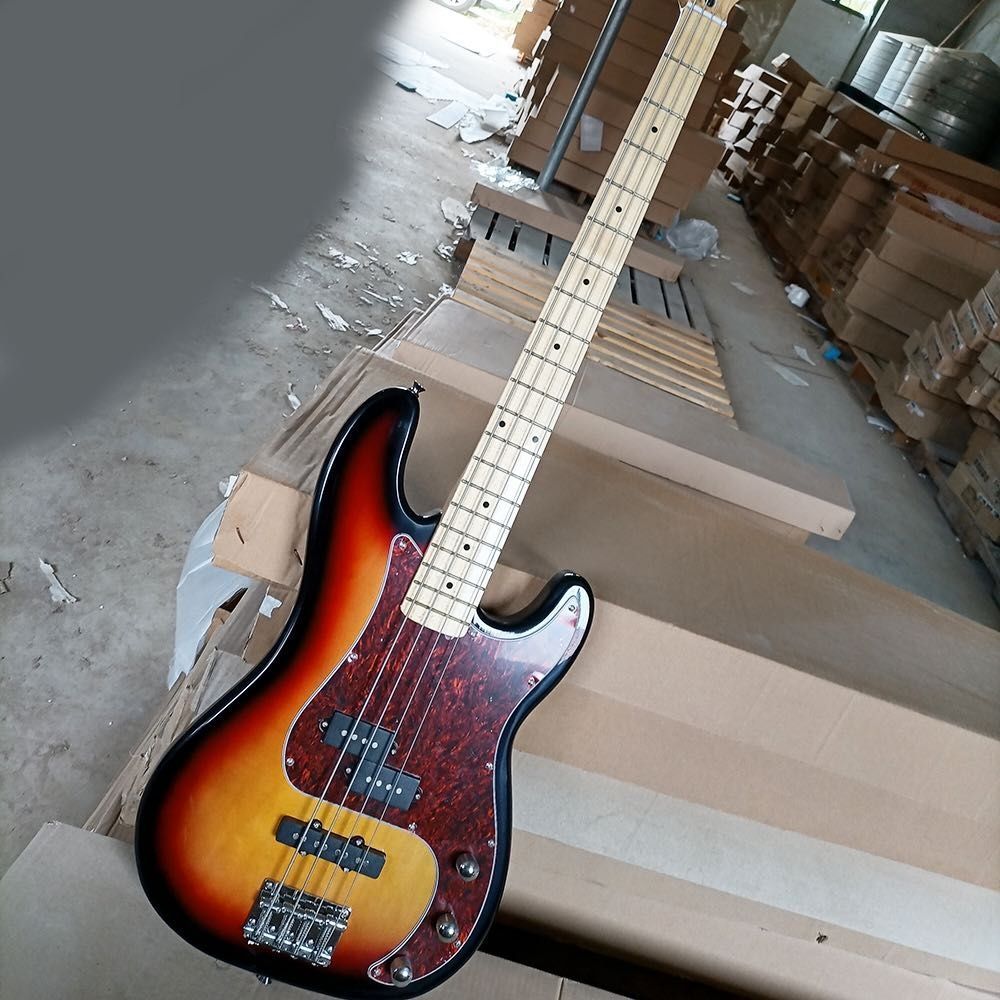 Custom 4 Strings in Tobacco Sunburst Electric Bass Maple Fretboard