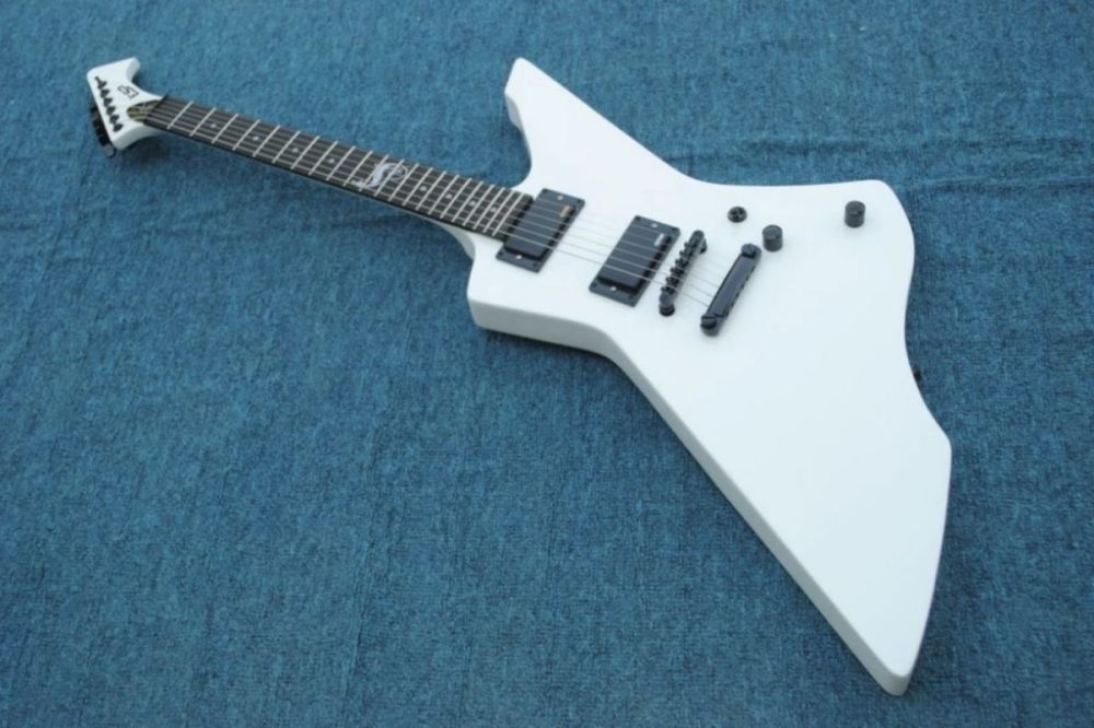 Custom White Snakebyte James Hetfield Electric Guitar with Active Pickups