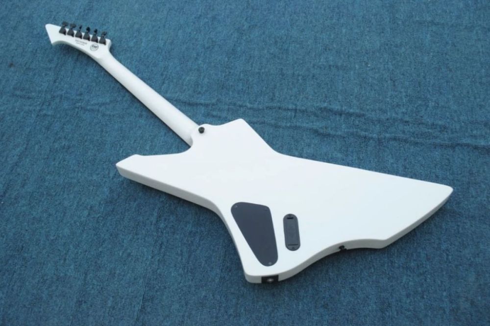 Custom White Snakebyte James Hetfield Electric Guitar with Active Pickups